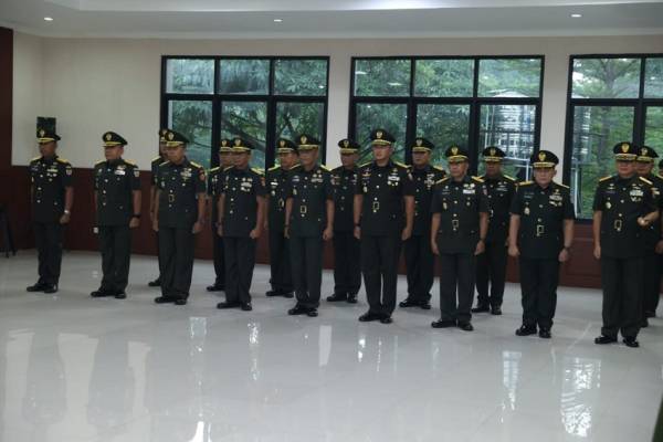 PECAH BINTANG, 13 KOLONEL TNI AD RESMI SANDANG BRIGJEN - PBSN Indonesia